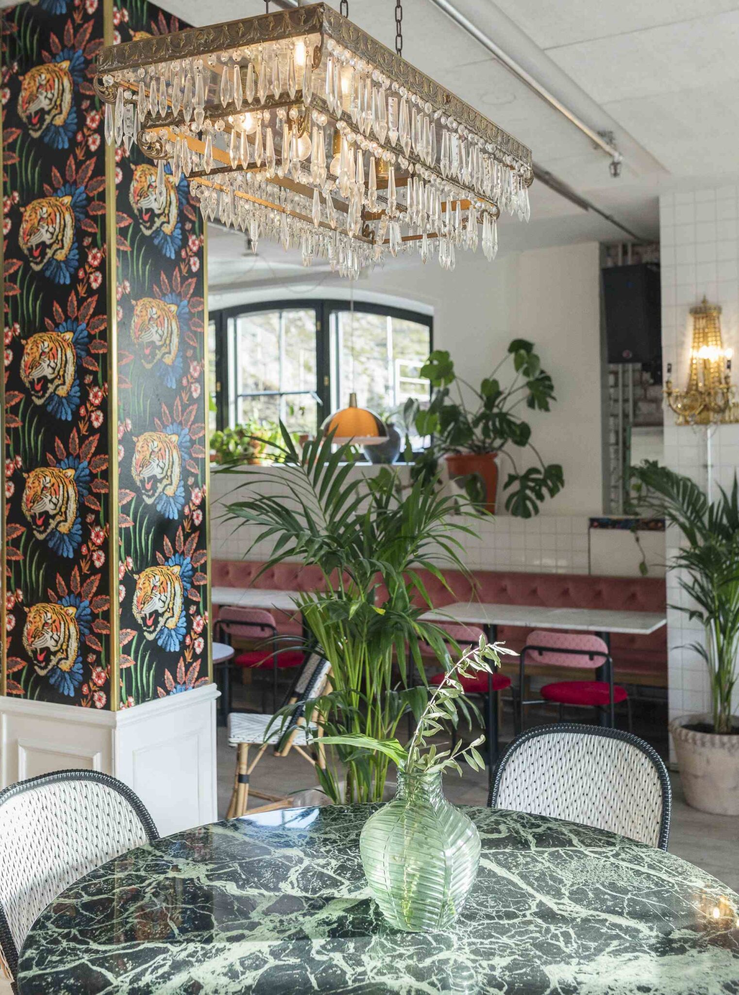 September - Holiday Bar : Holiday Bar